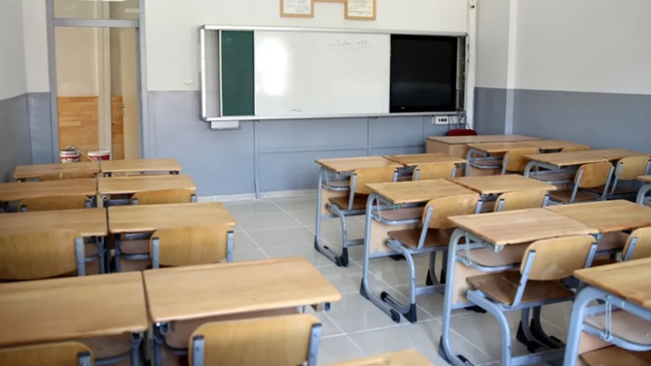 10 Mayıs Cuma günü okullar tatil mi?