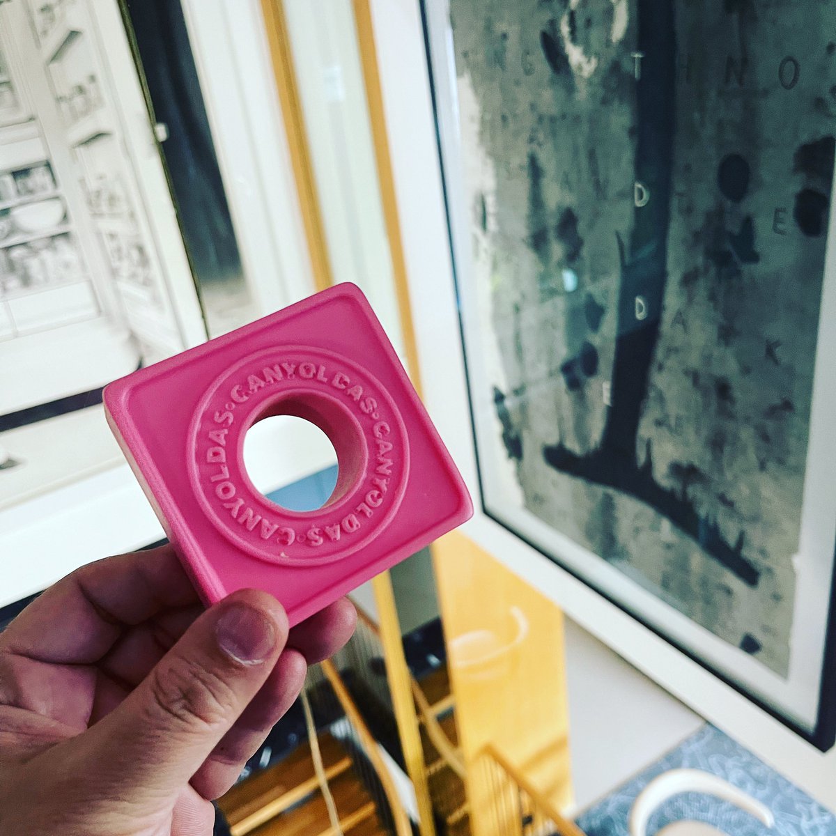 Cem Yılmaz'dan delikli sabunlara tepki! 31 TL'den satışa çıkarıldı